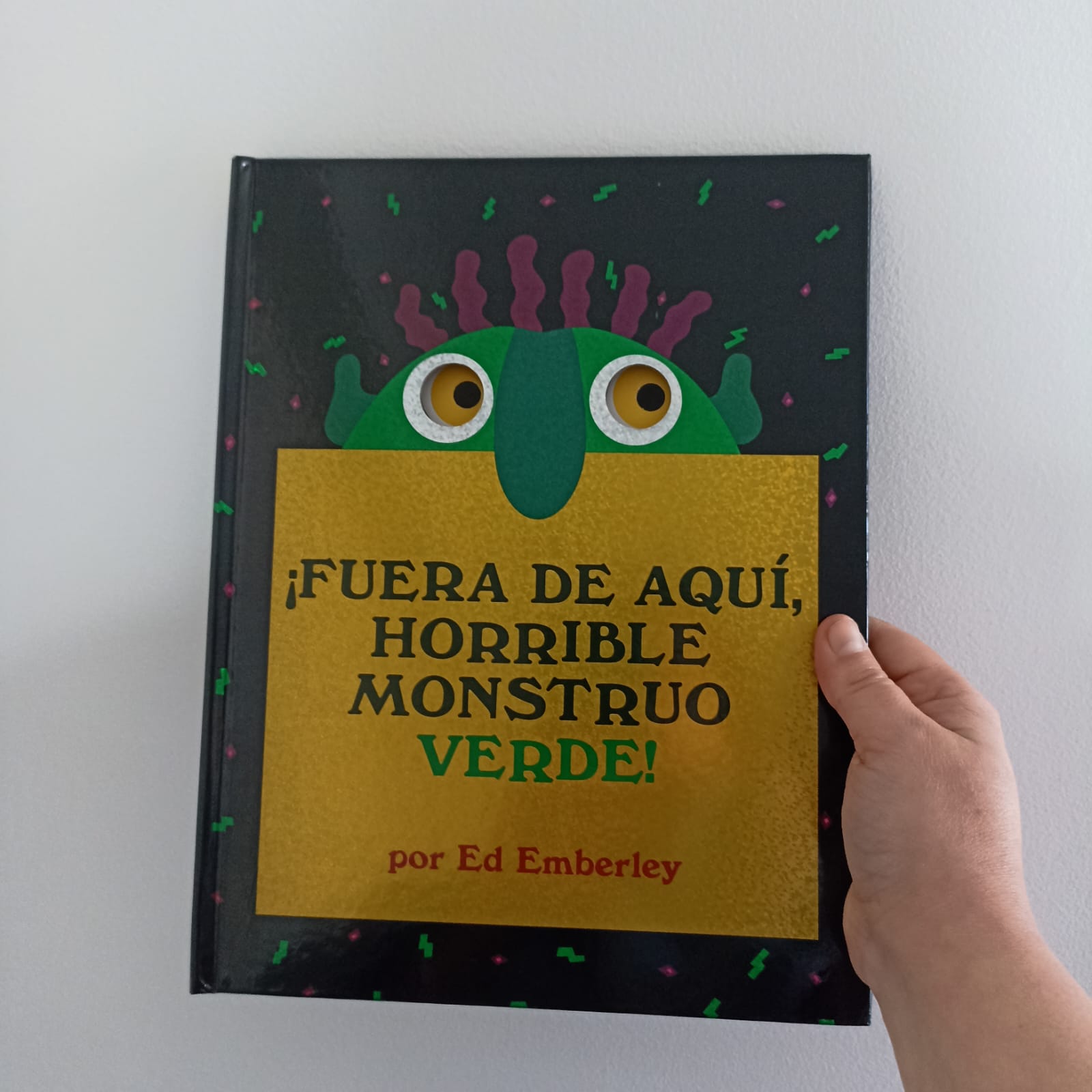 A buen libro | Reseña de 'Fuera de aquí horrible monstruo verde'