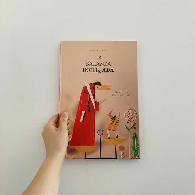 A buen libro | Reseña de 'La balanza inclinada'